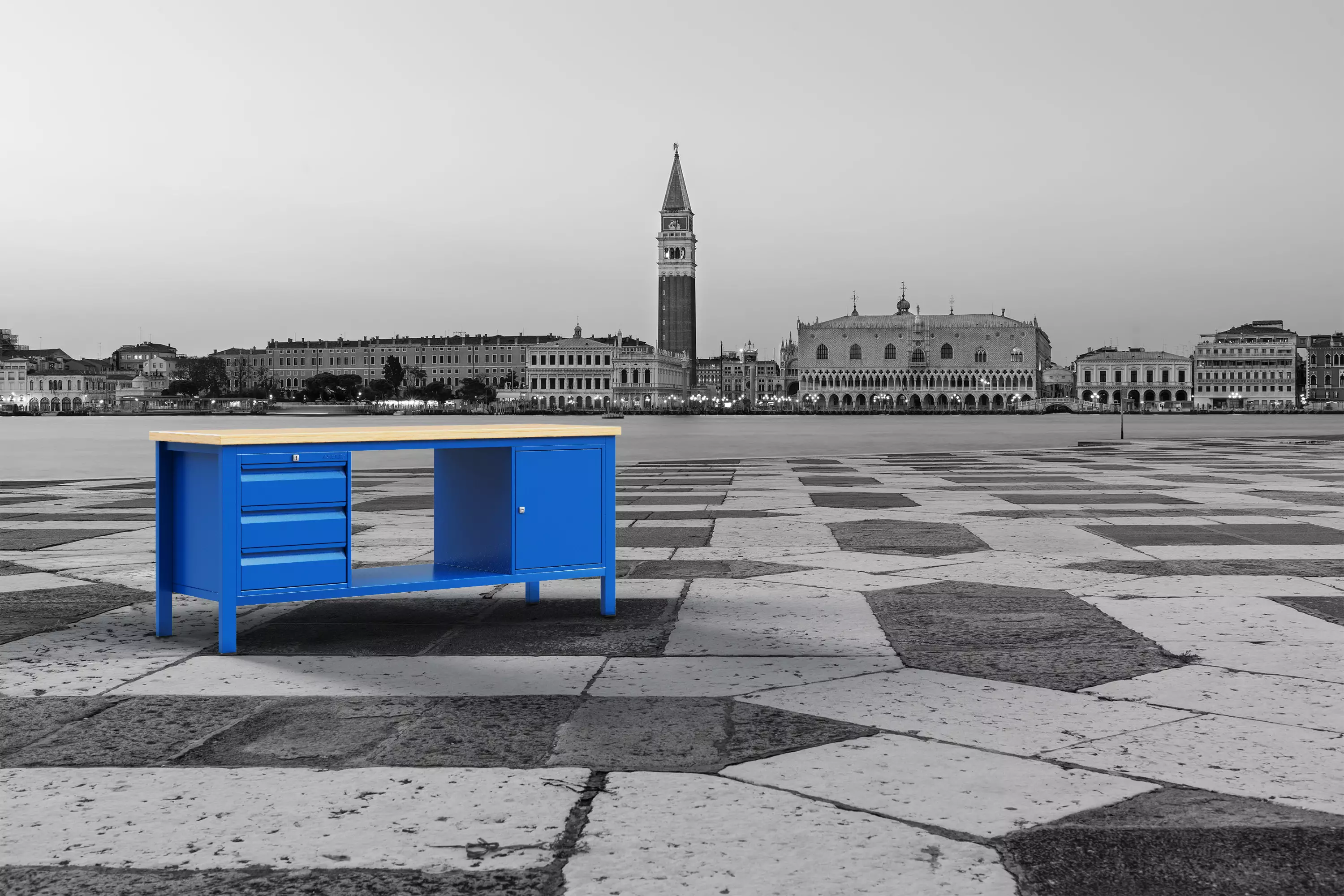 ARMECO - Arredamenti metallici Corti - Armadi metallici e banchi da lavoro